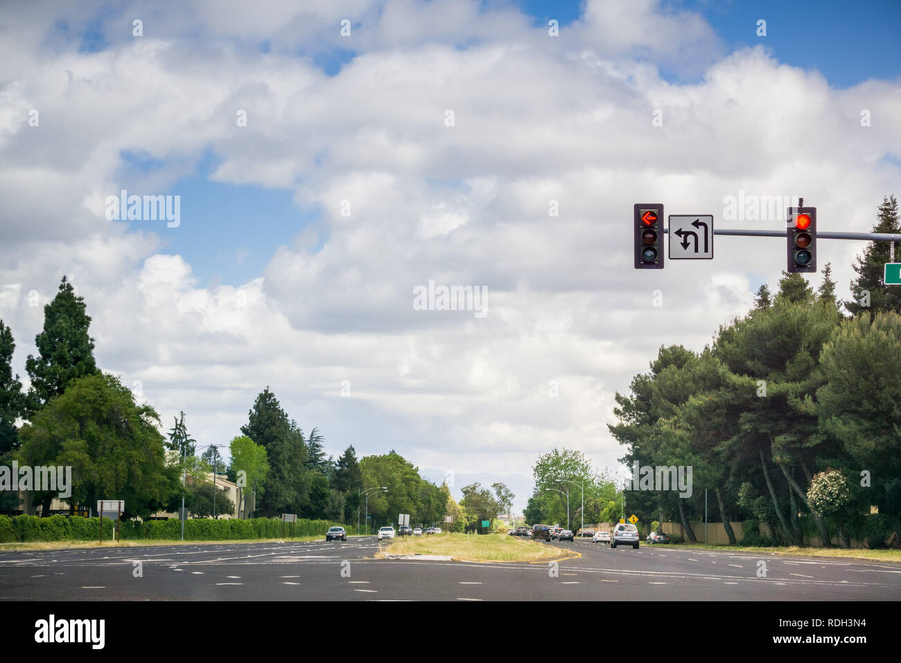 Changing traffic light hi-res stock photography and images - Alamy