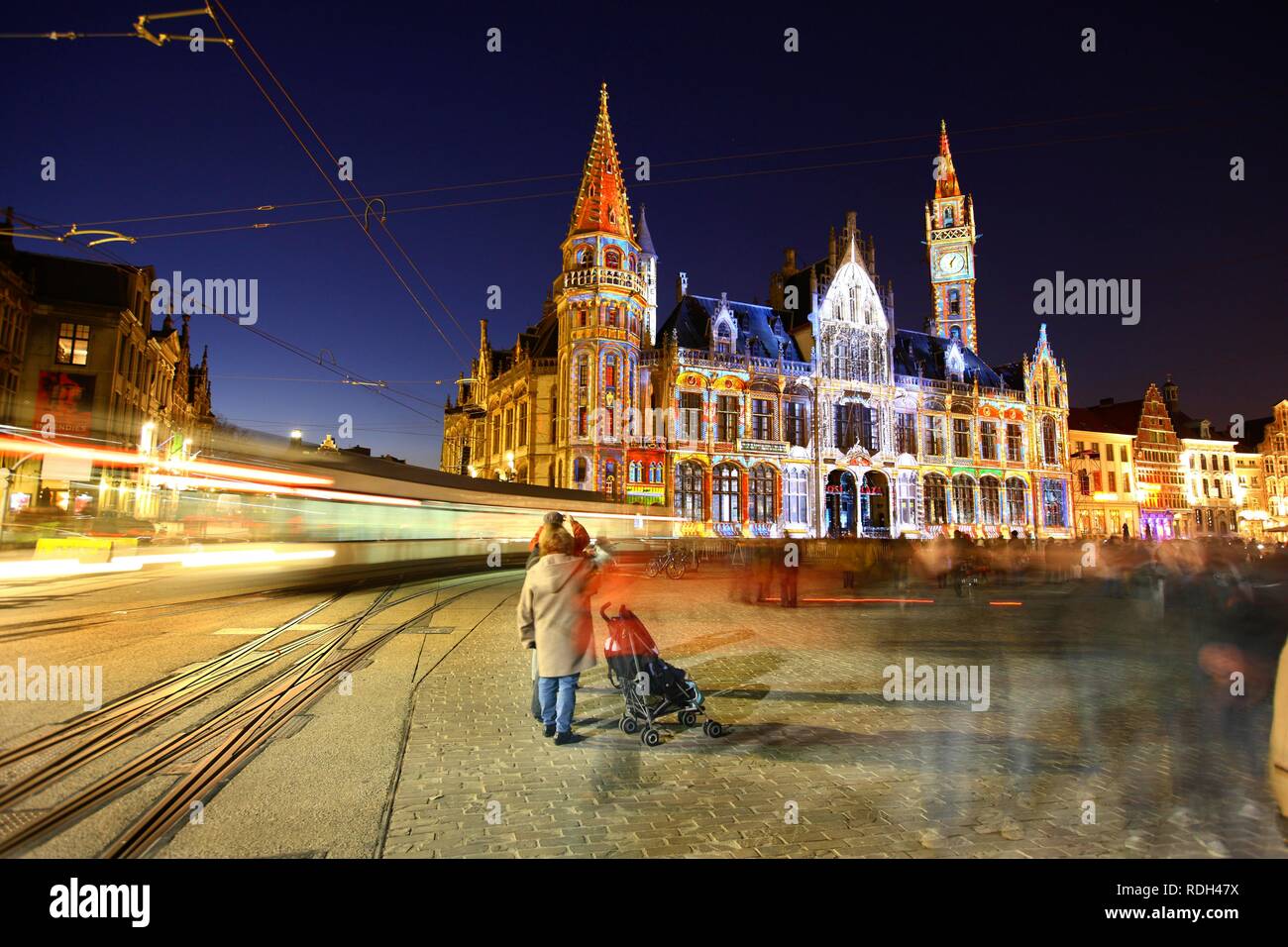Moving projections on the Post Plaza at Korenmarkt square, Lights ...
