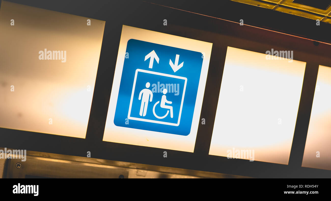 Sign lift symbol wheelchair disabled hi-res stock photography and ...