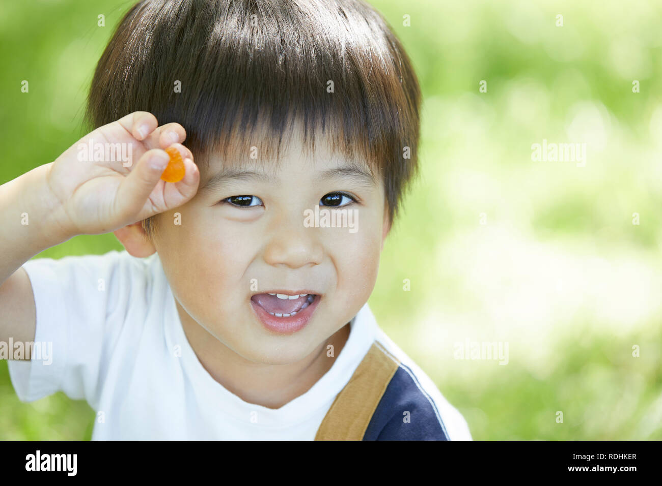 Sad japanese boy hi-res stock photography and images - Alamy