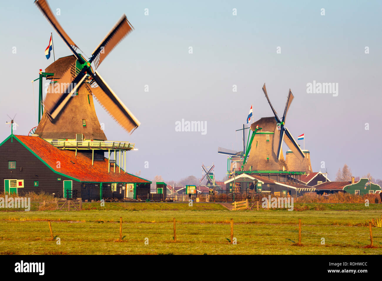 17th century dutch windmills hi-res stock photography and images - Alamy