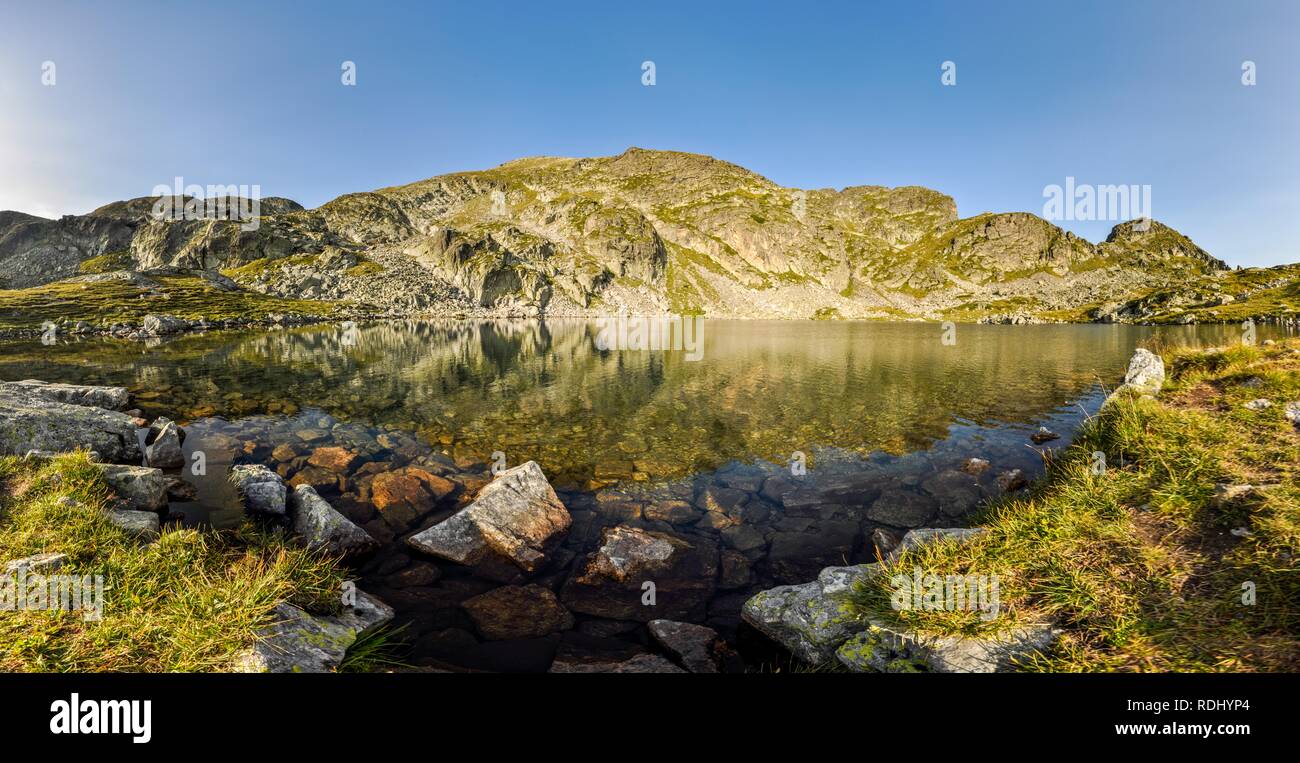 Crystal clear lake hi-res stock photography and images - Alamy