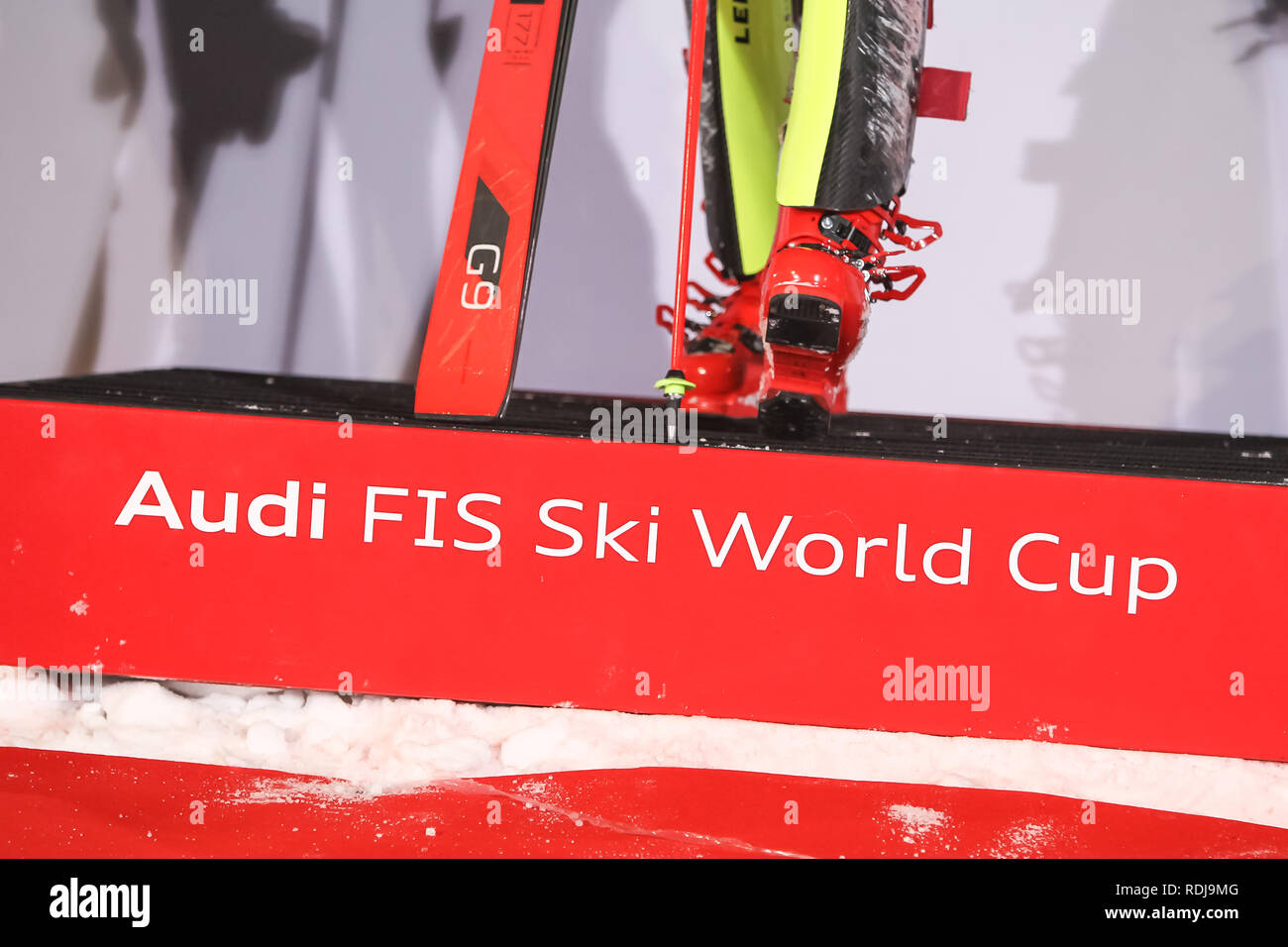 Fis slalom logo hi-res stock photography and images - Alamy