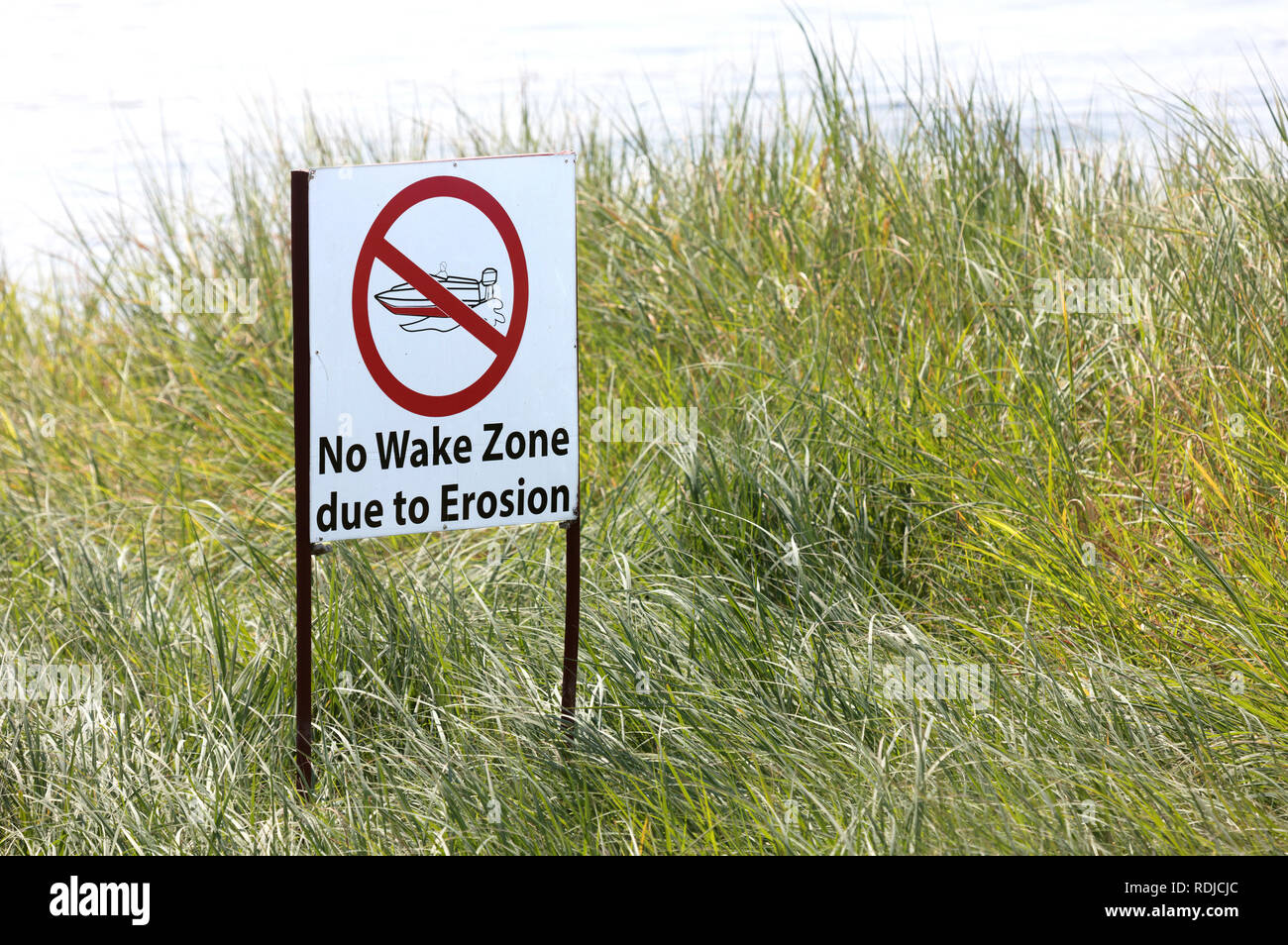 No wake zone hi-res stock photography and images - Alamy