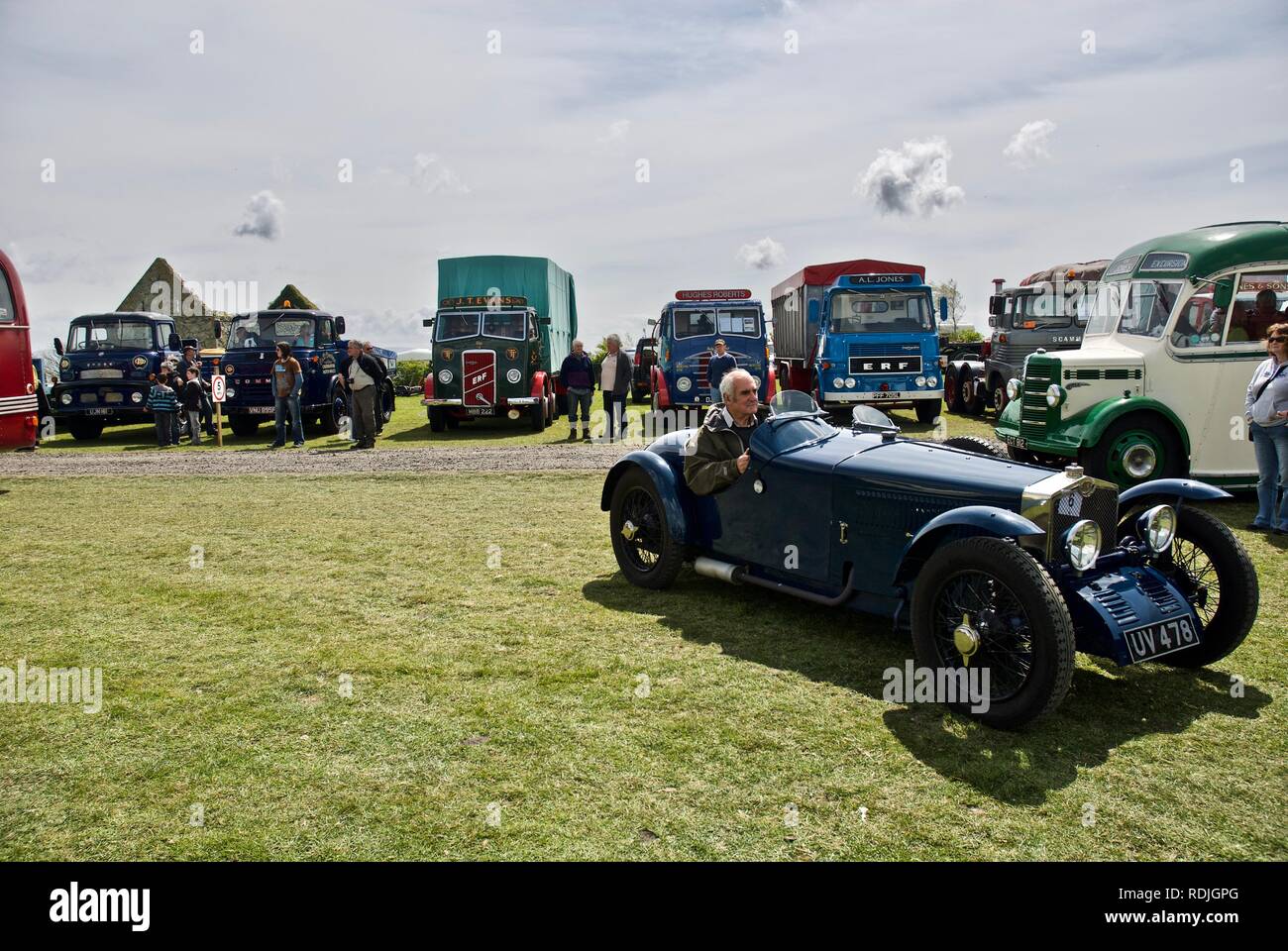 A 1929 vintage TRACTA 'D' Type 1500cc OHV sports car being driven at ...
