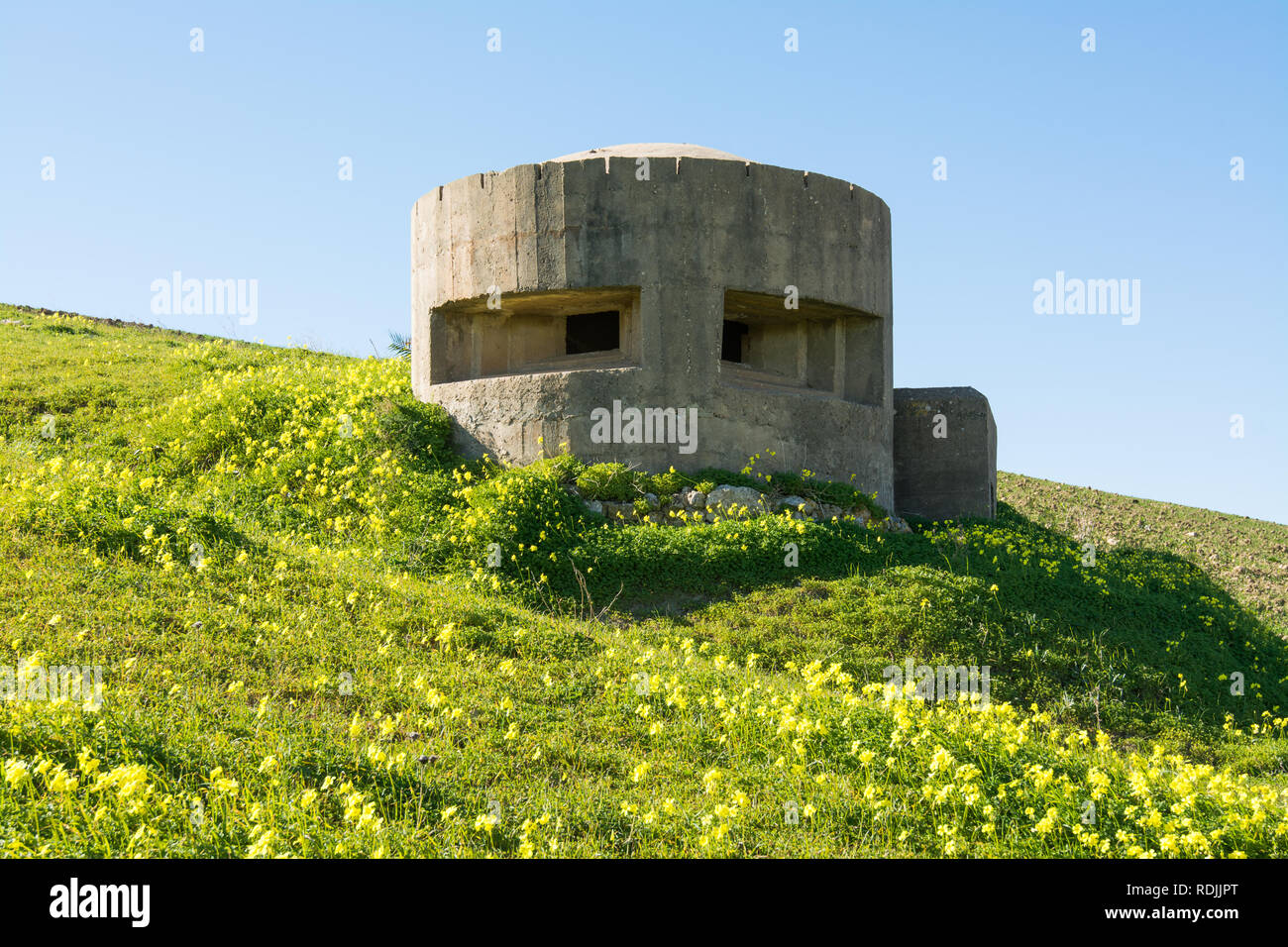 German gun in bunker hi-res stock photography and images - Alamy