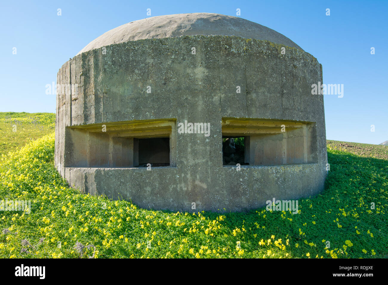German gun in bunker hi-res stock photography and images - Alamy