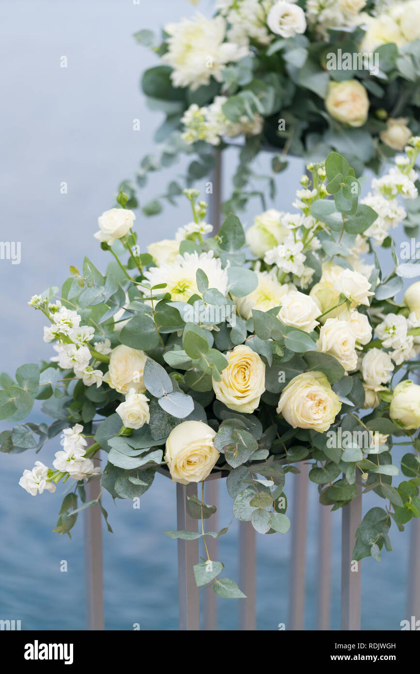 Wedding couple stands hi-res stock photography and images - Alamy
