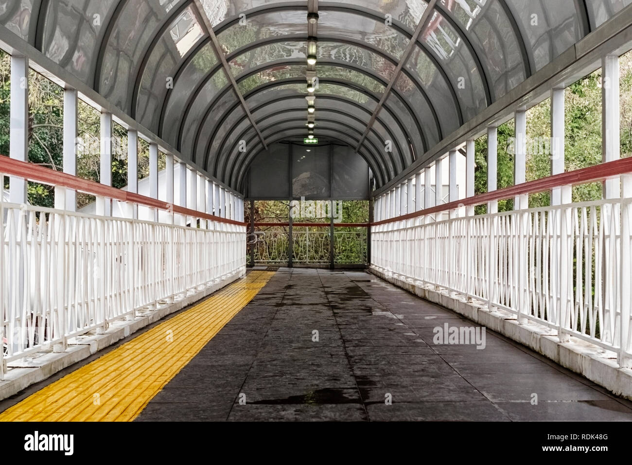Pedestrian bridge over road hi-res stock photography and images - Alamy