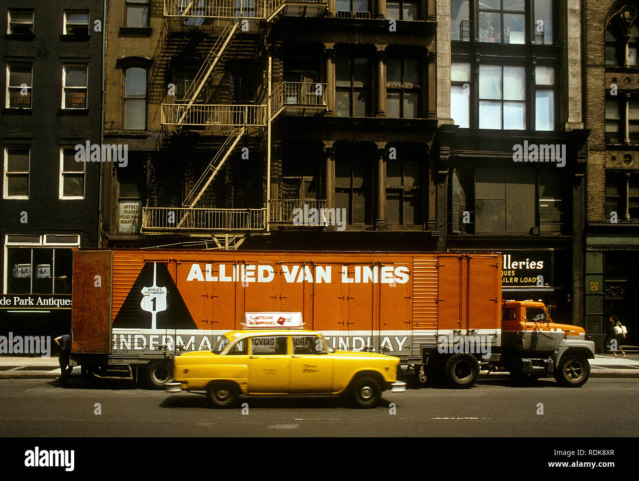 Allied vans semi truck hi-res stock photography and images - Alamy