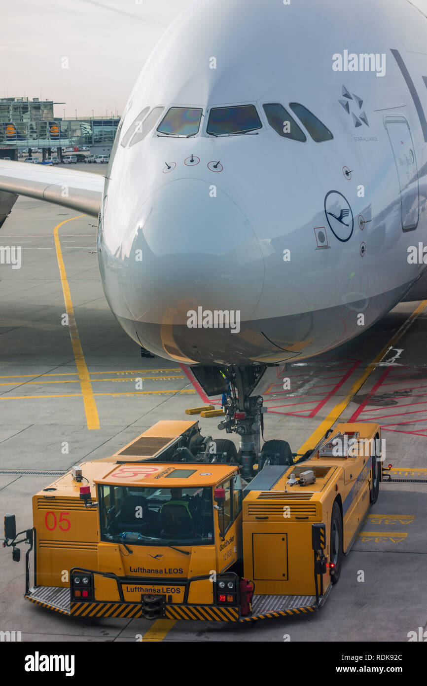 Push back tug hi-res stock photography and images - Alamy