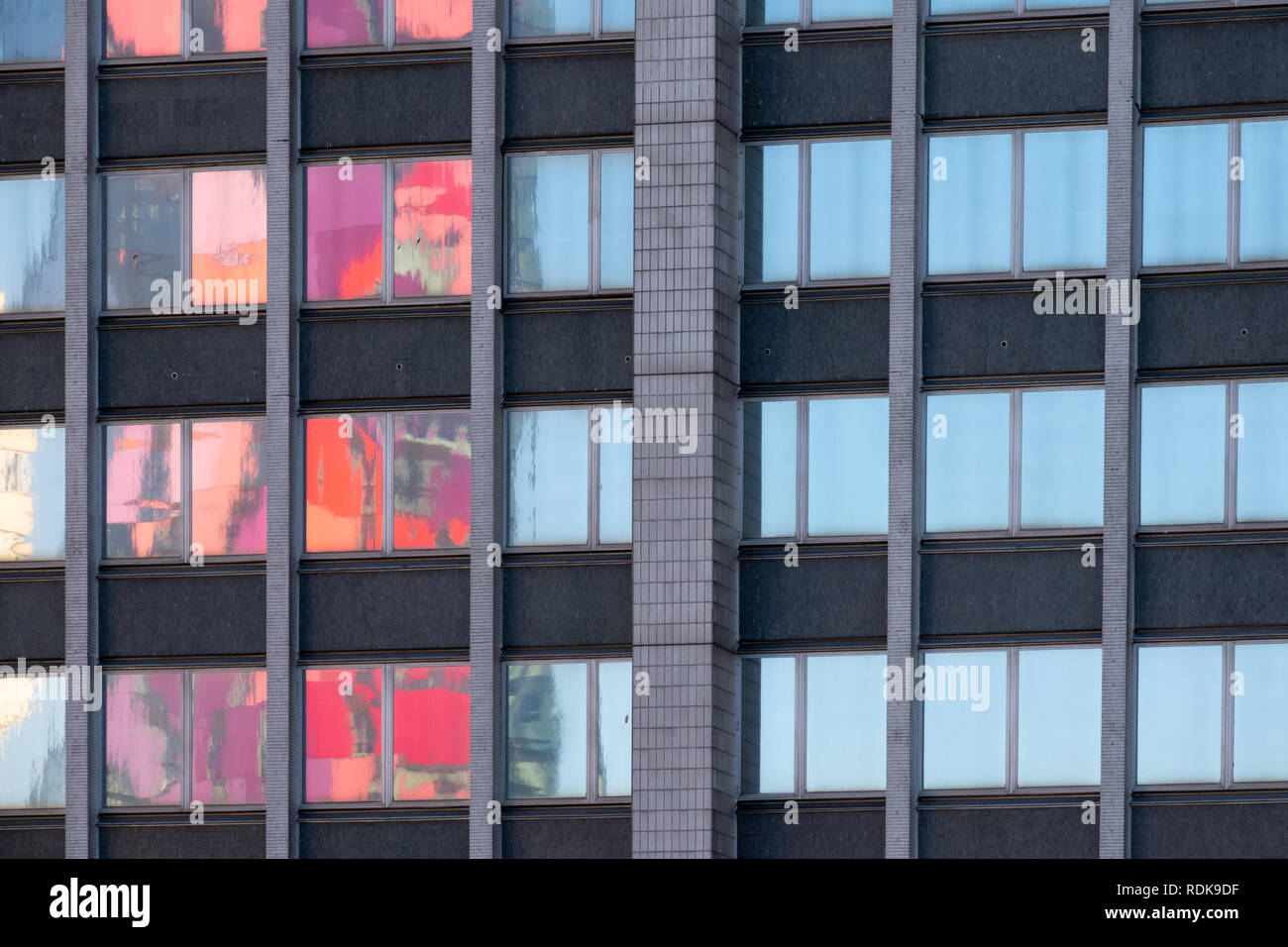 Architecture reflection glass hi-res stock photography and images - Alamy
