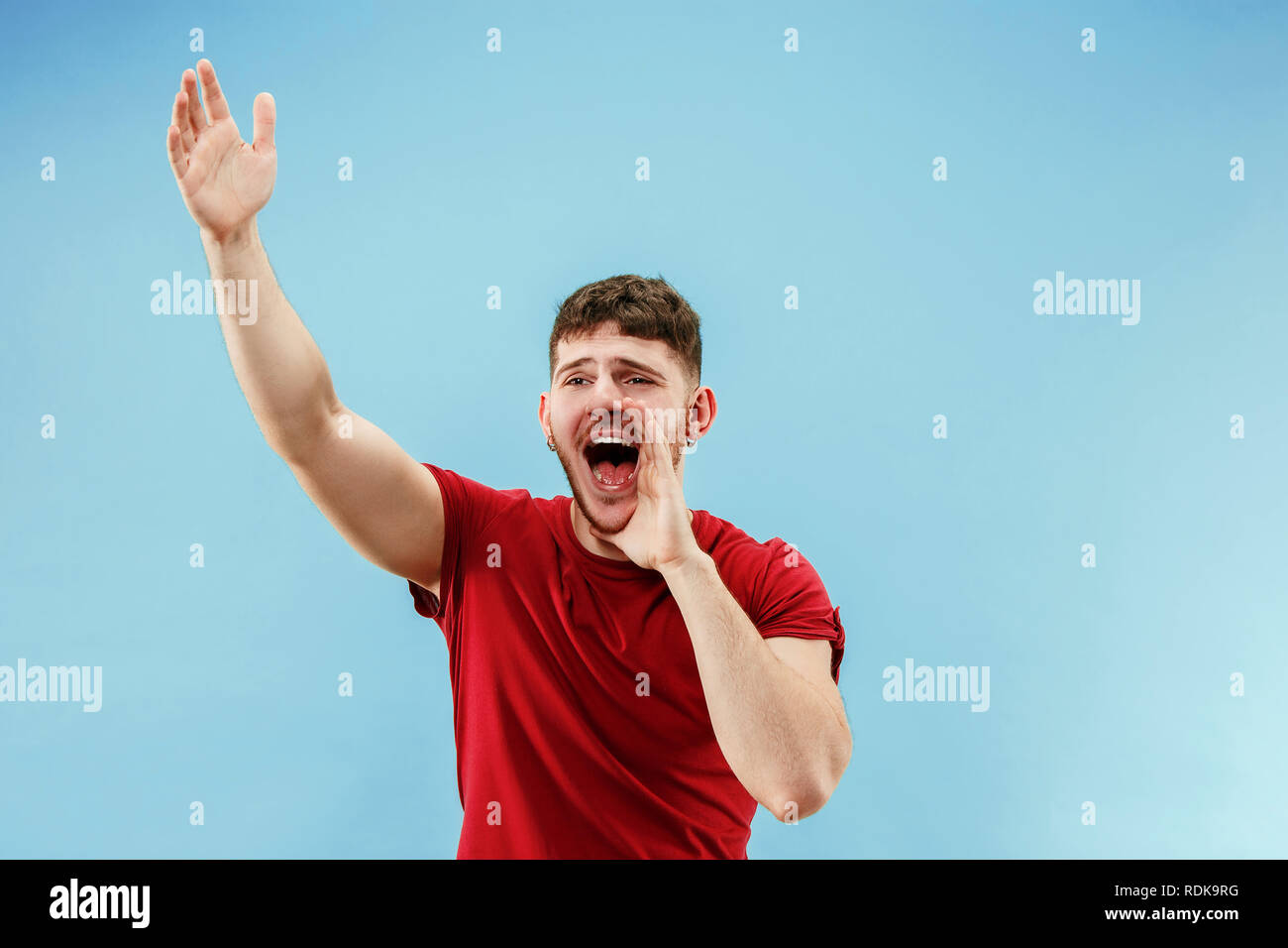 Do not miss. Young casual man shouting. Shout. Crying emotional man ...
