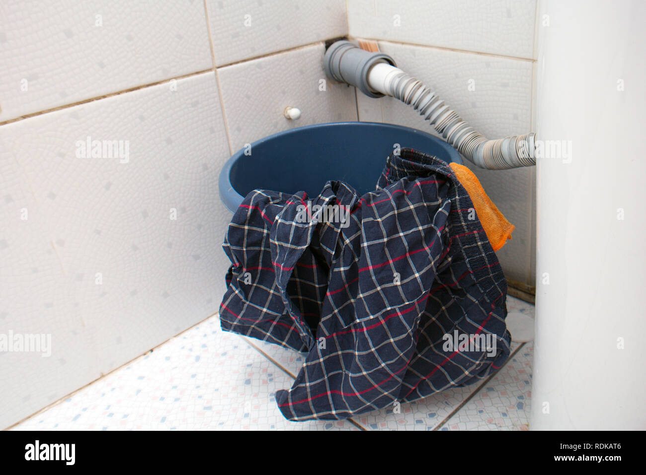 Drying cloths hi-res stock photography and images - Alamy
