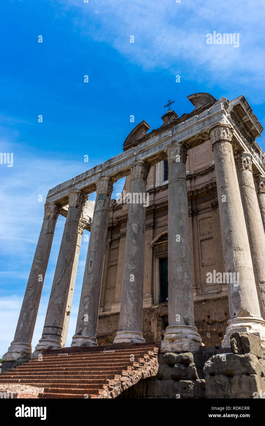 Courthouse in ruins hi-res stock photography and images - Alamy