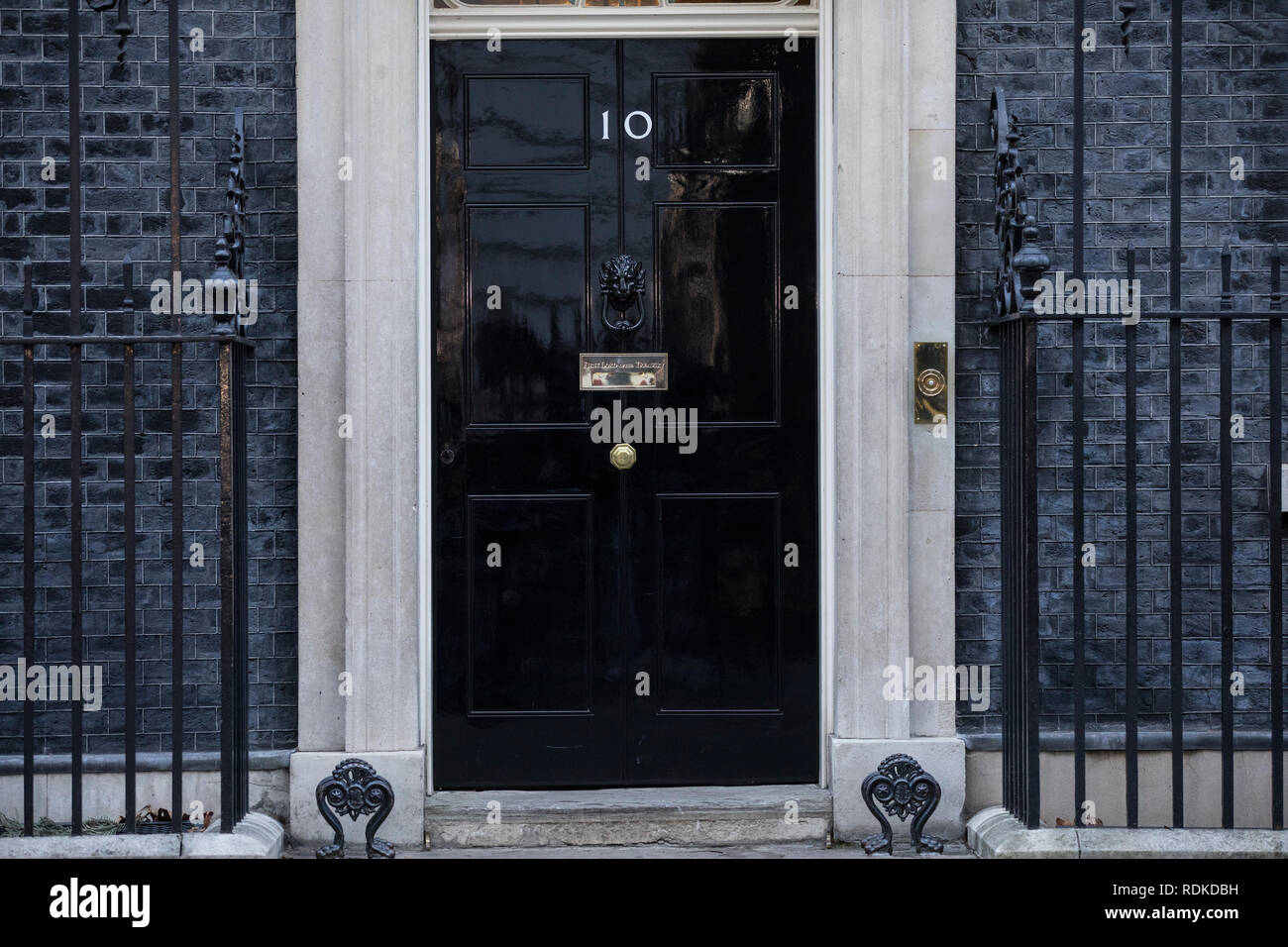 No 10 downing street hi-res stock photography and images - Alamy