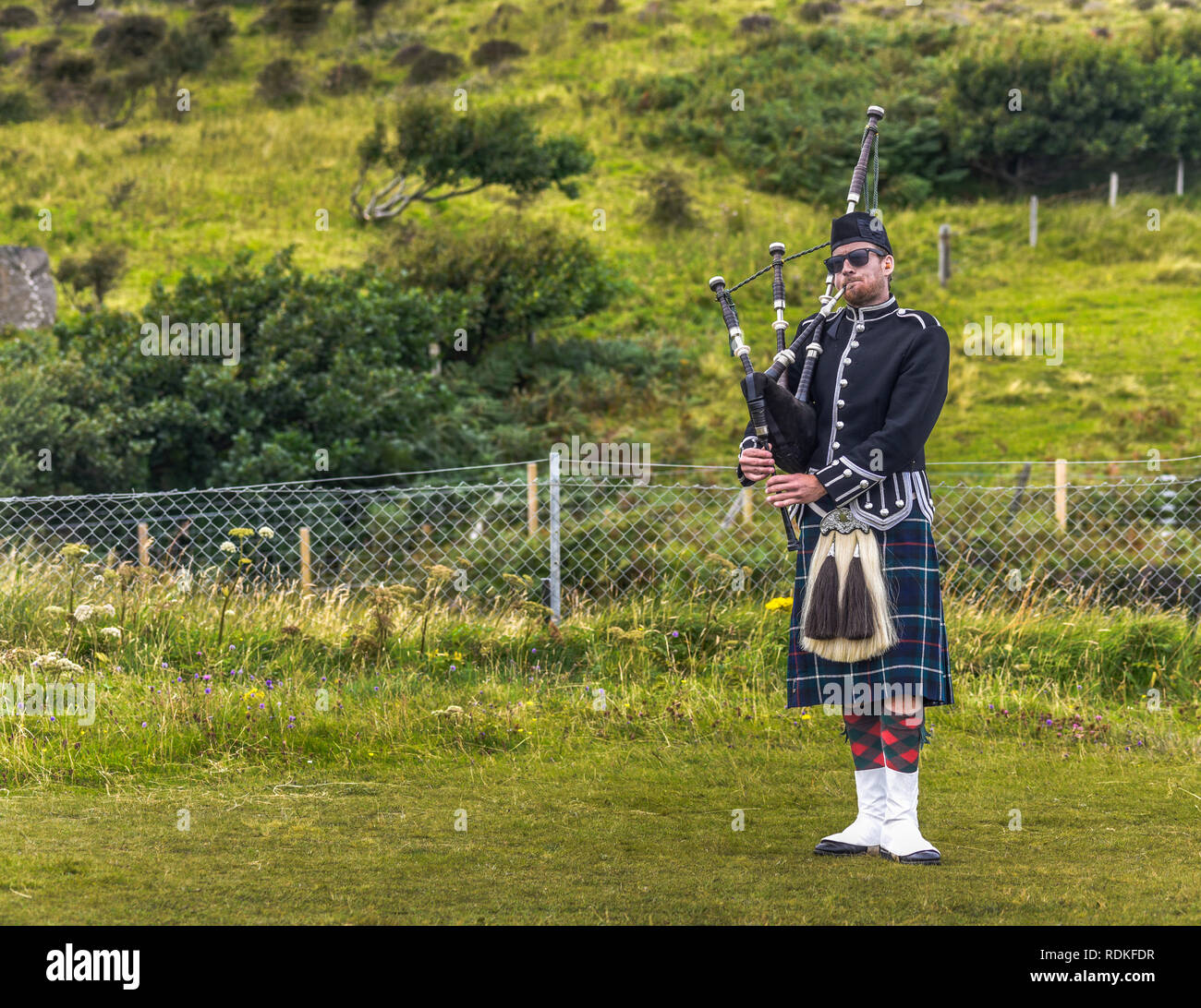 Piper in traditional scottish kilt, Mealtfalls, Scotland, United ...