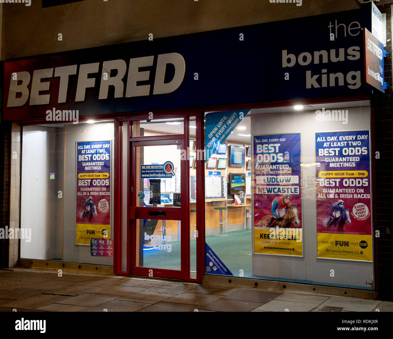 Shop high street hi-res stock photography and images - Alamy