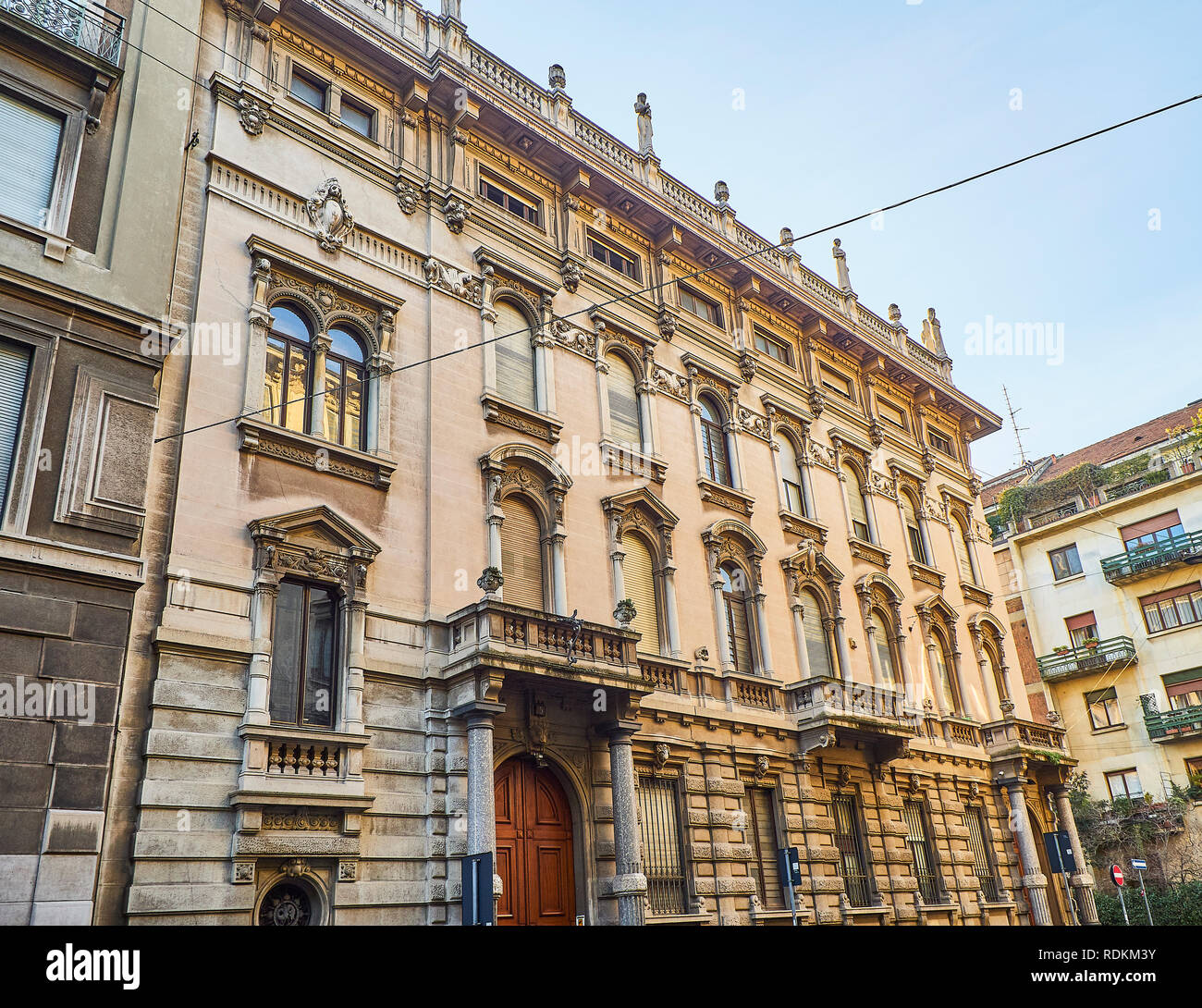 Milan historic building hi-res stock photography and images - Alamy