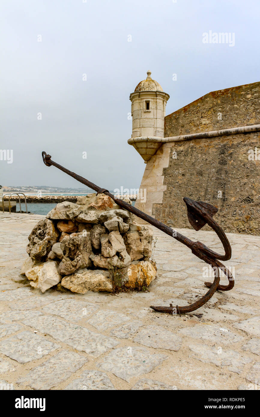 Ancient anchor hi-res stock photography and images - Alamy