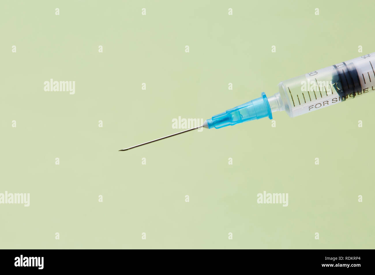 Close up needle tip syringe hi-res stock photography and images - Alamy