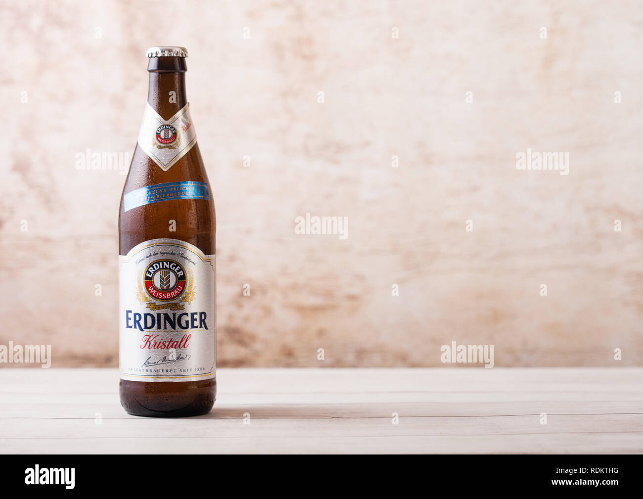 Erdinger weissbier hi-res stock photography and images - Alamy