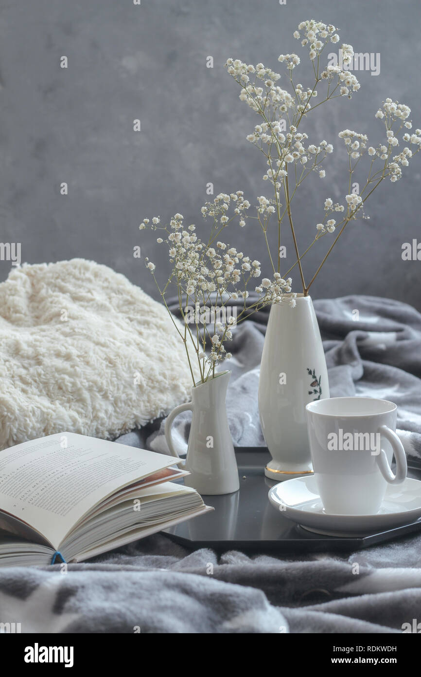 Minimalist still life hi-res stock photography and images - Alamy