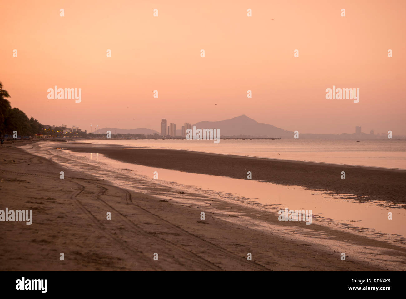 the Bang Saen Beach at the Town of Bangsaen in the Provinz Chonburi in ...