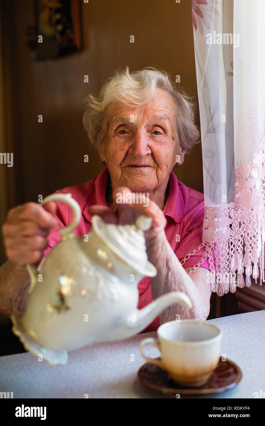 Grandma grandmother cup drink hi-res stock photography and images - Alamy