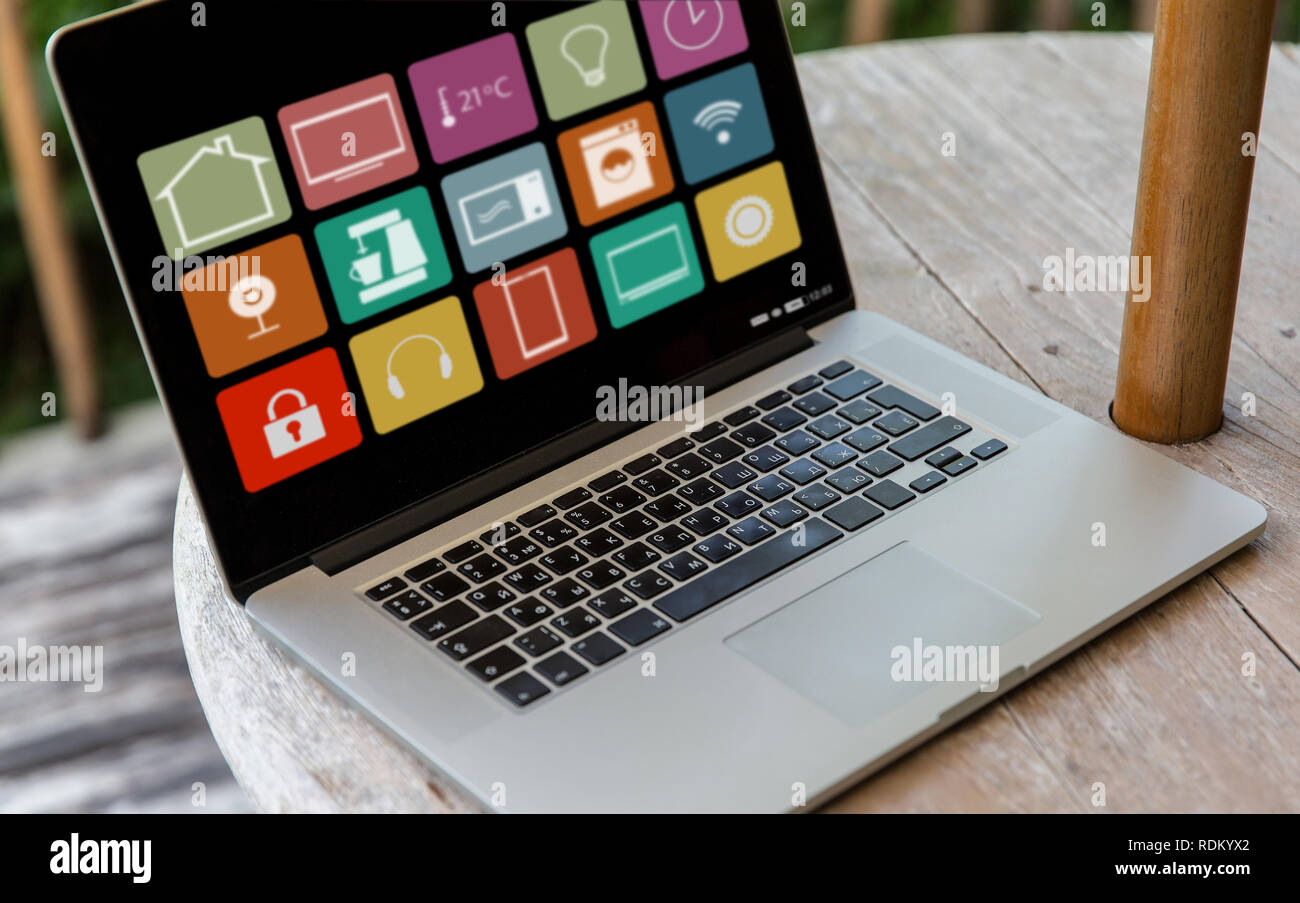 Home screen app icons hi-res stock photography and images - Alamy
