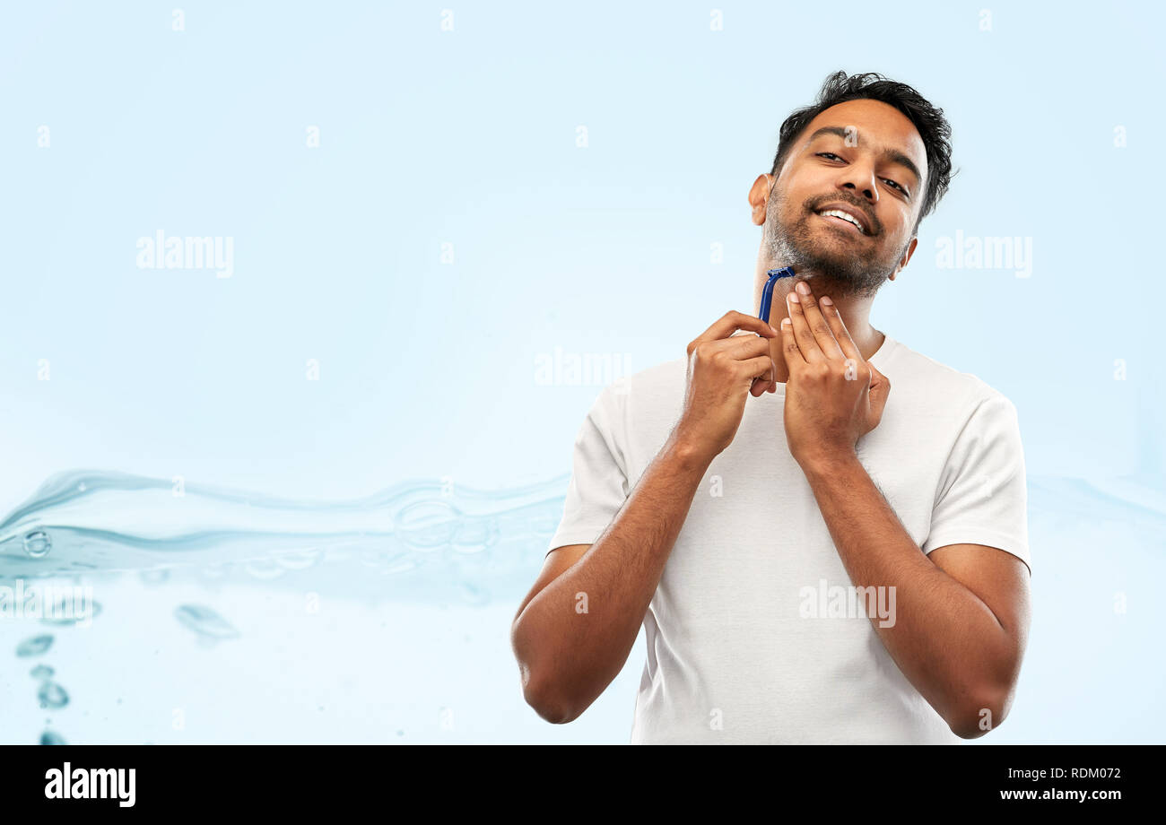 indian man shaving beard with razor blade Stock Photo - Alamy