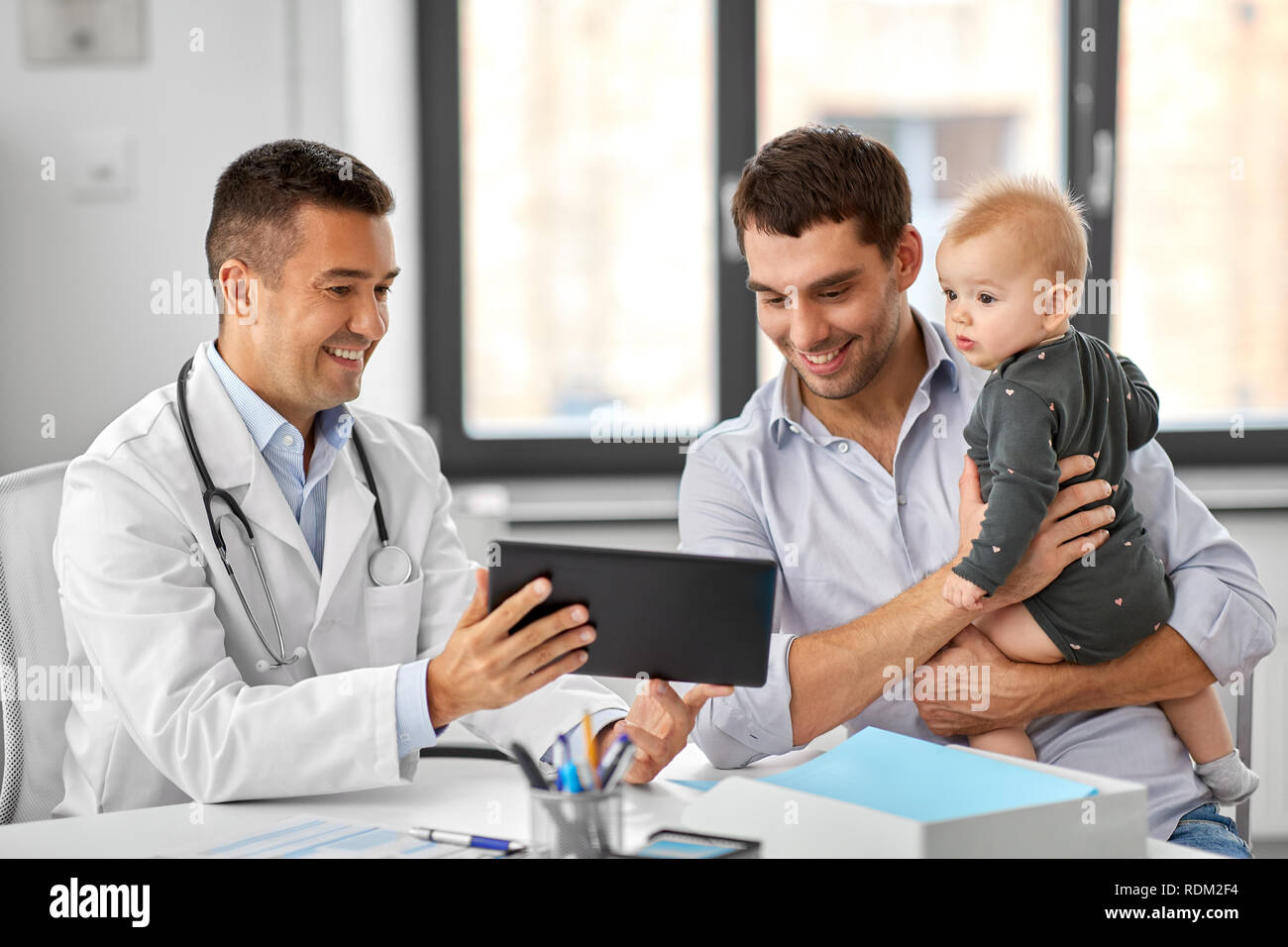 Doctor family hi-res stock photography and images - Alamy