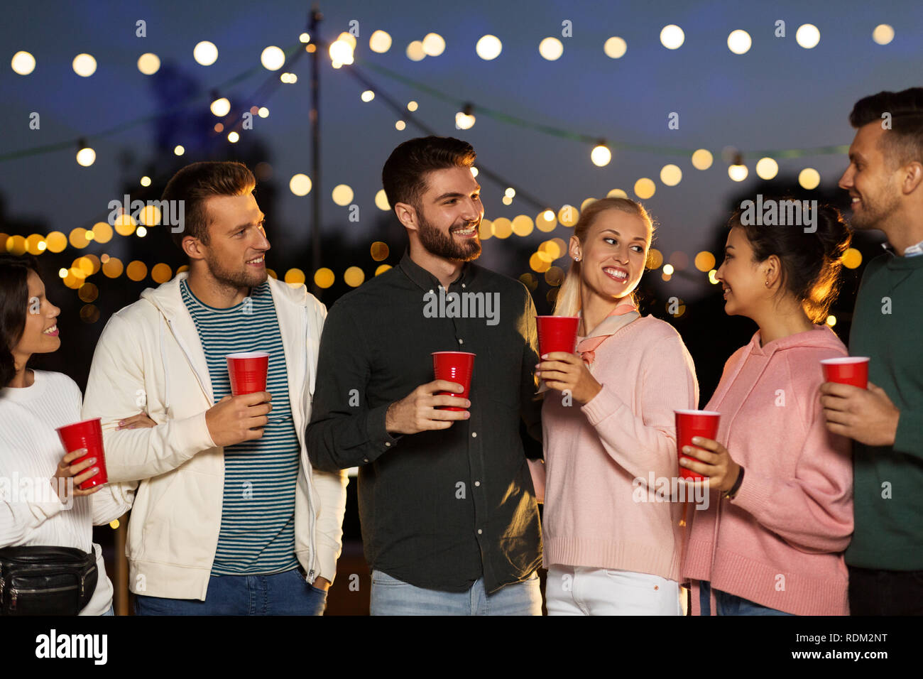 Night out friends drink hi-res stock photography and images - Alamy
