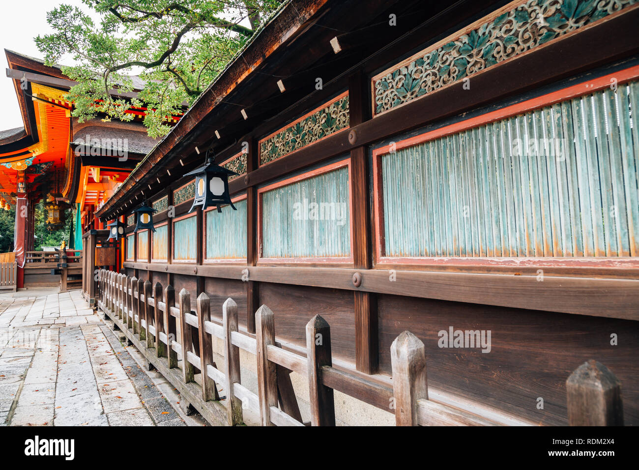 Wooden fence kyoto japan hi-res stock photography and images - Alamy
