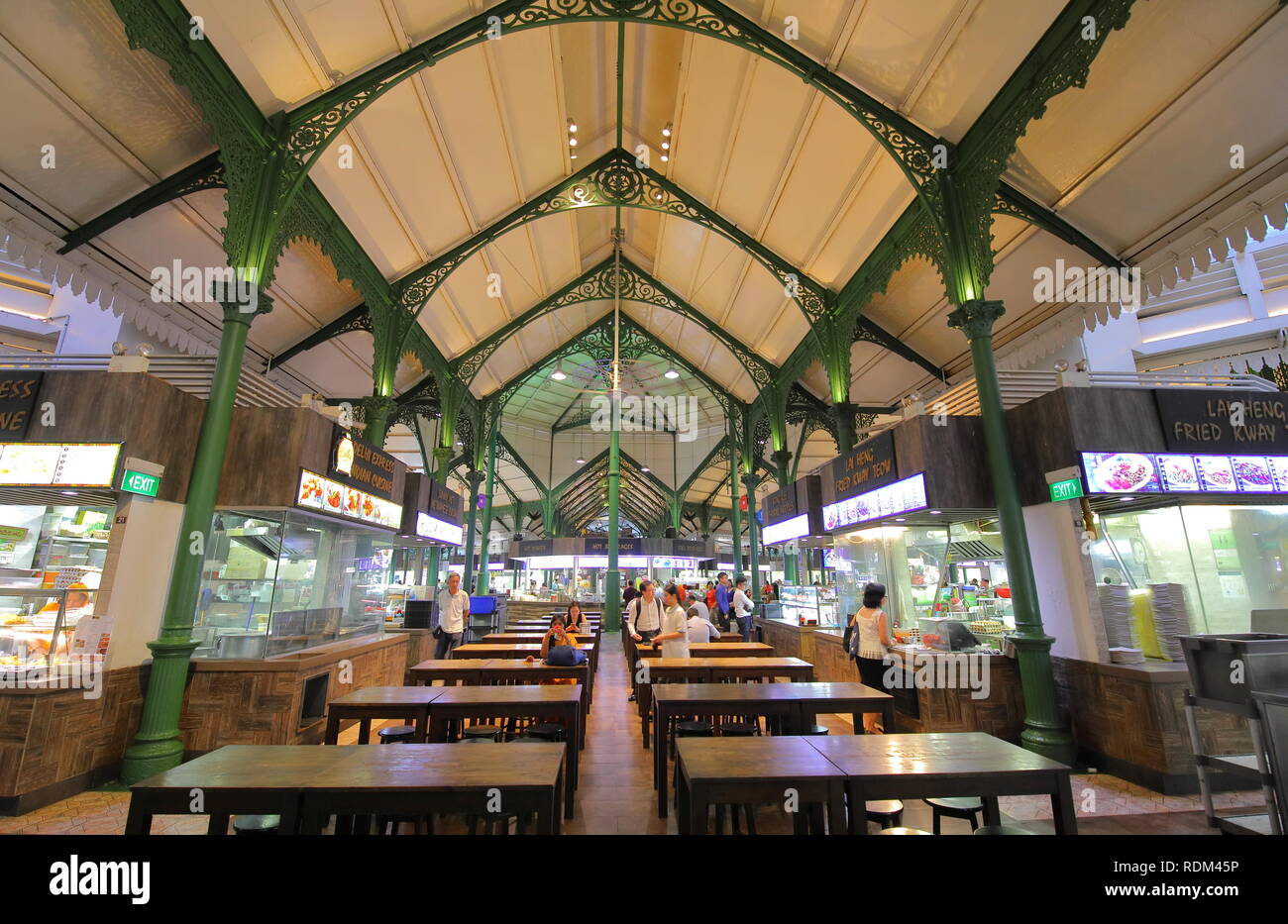 People visit Telok Ayer food court market Singapore Stock Photo - Alamy