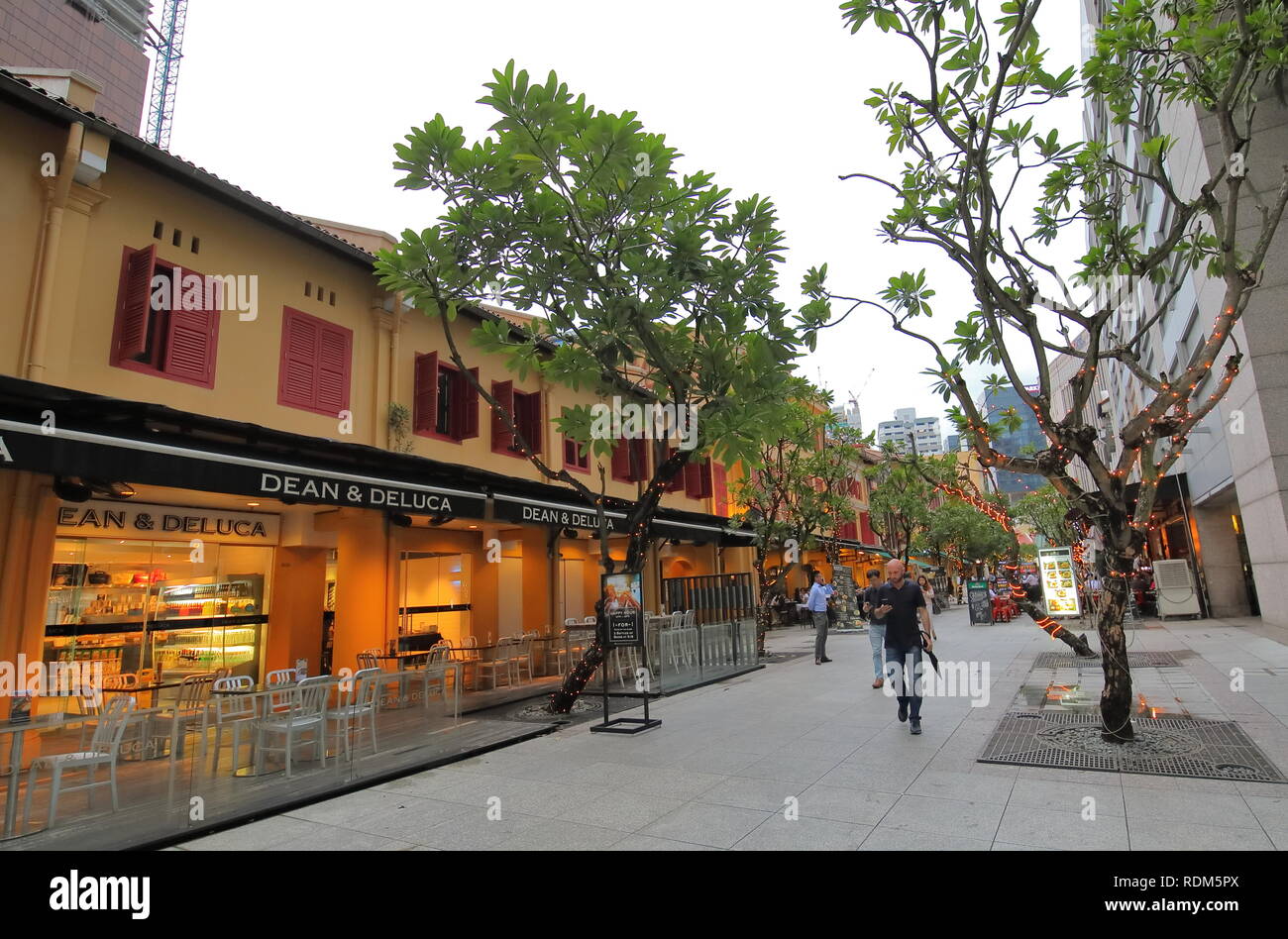 People visit Far East Square in Singapore Stock Photo - Alamy