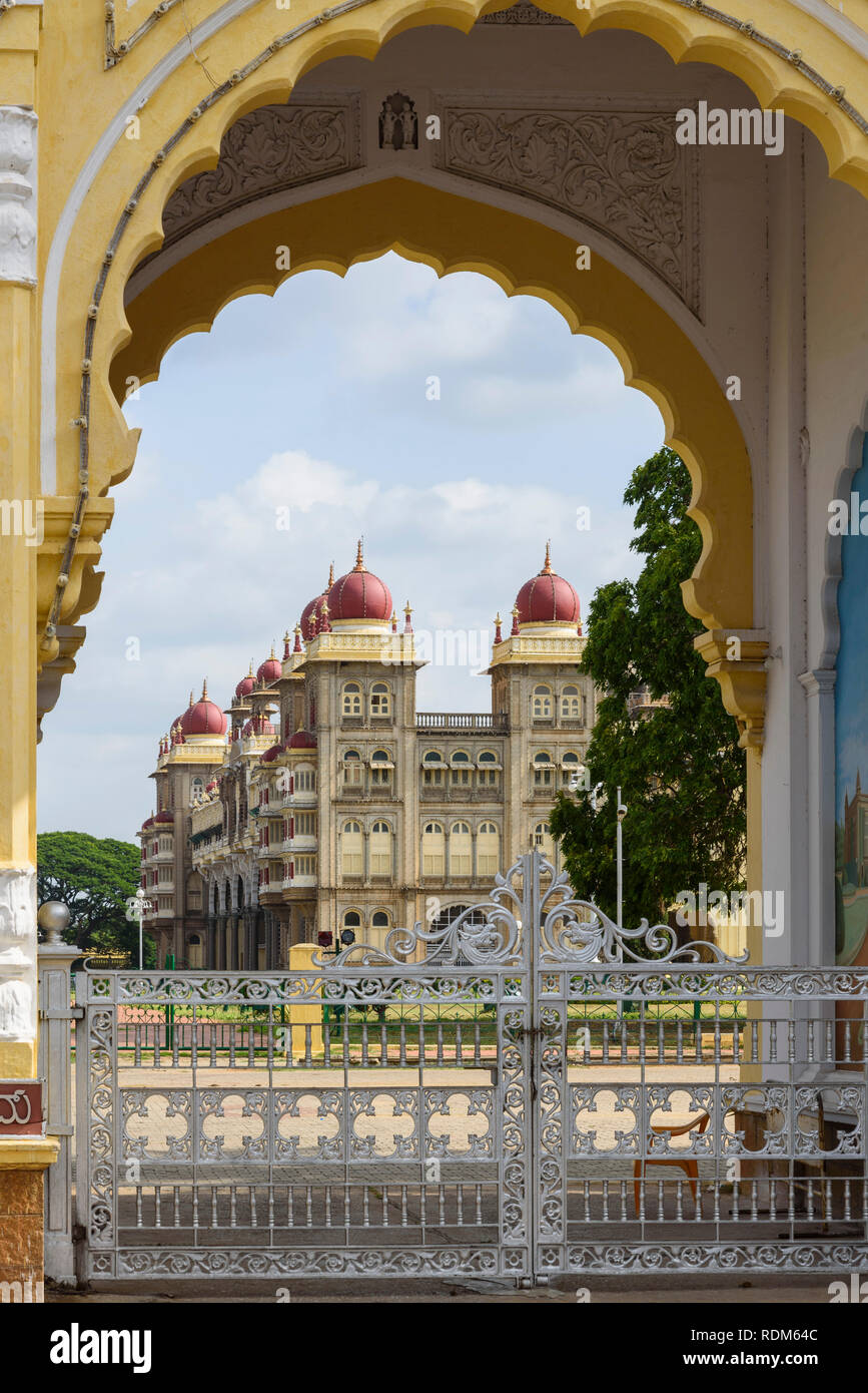 Mysore palace entrance gate hi-res stock photography and images - Alamy
