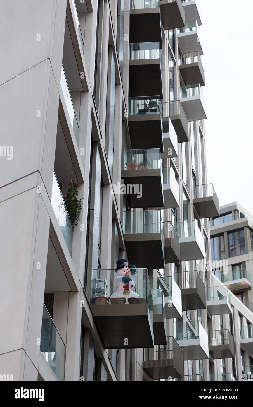 London dock by st george hi-res stock photography and images - Alamy