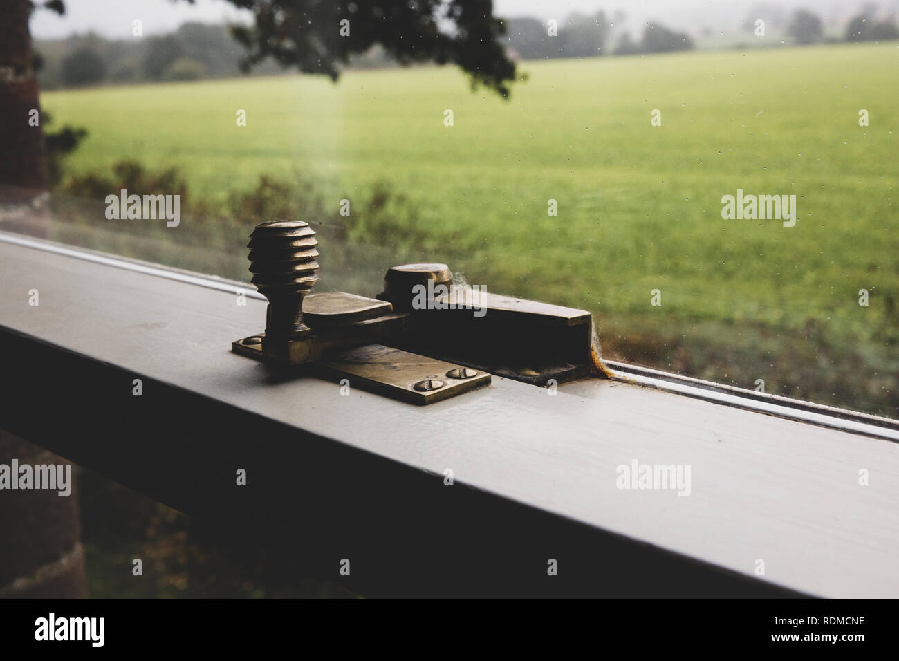 Antique window latch hi-res stock photography and images - Alamy