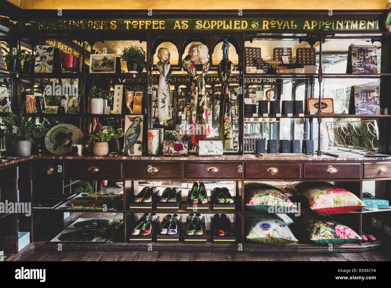 Old shoe shop interior hi-res stock photography and images - Alamy