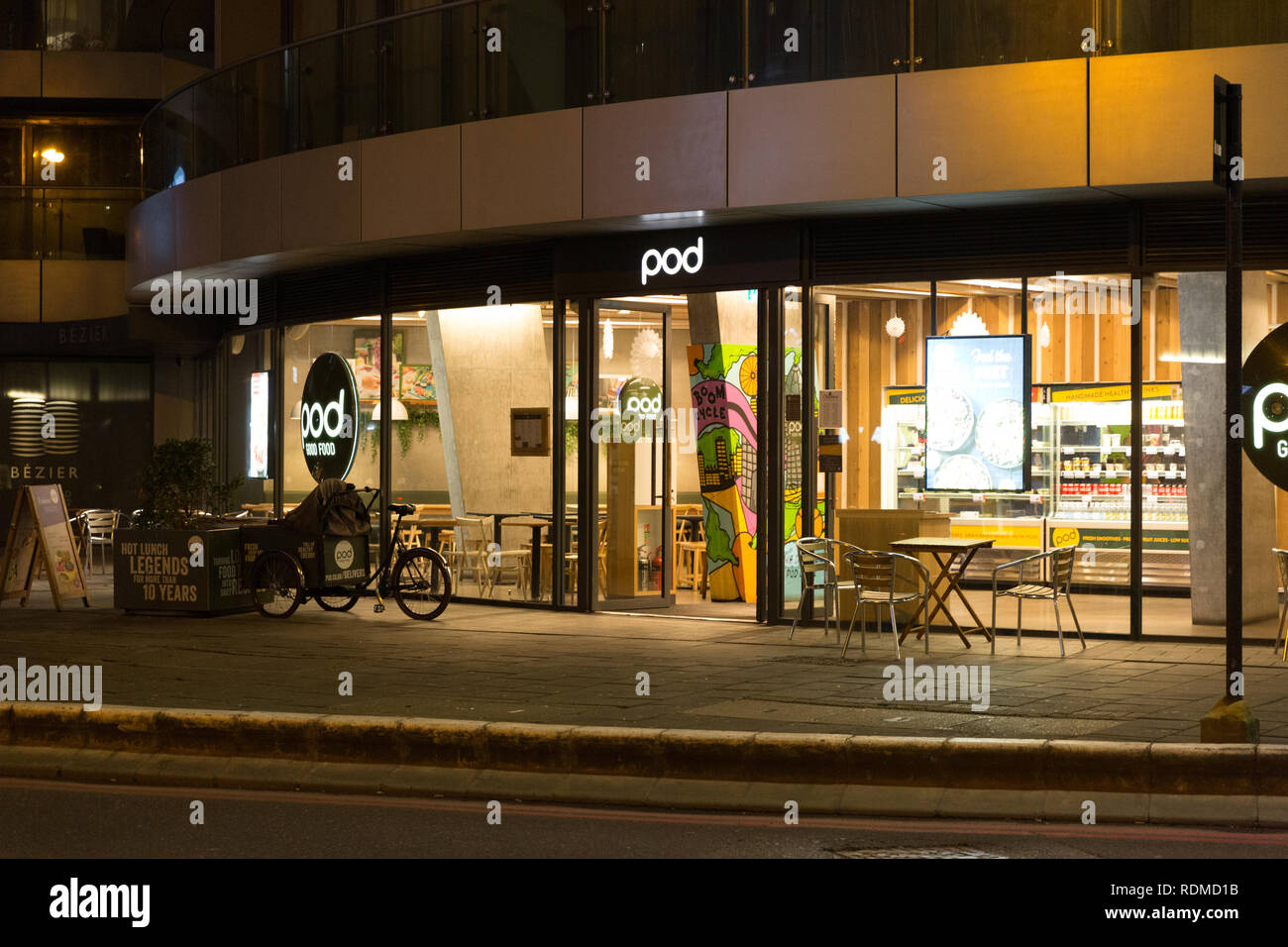 Pod restaurant hi-res stock photography and images - Alamy