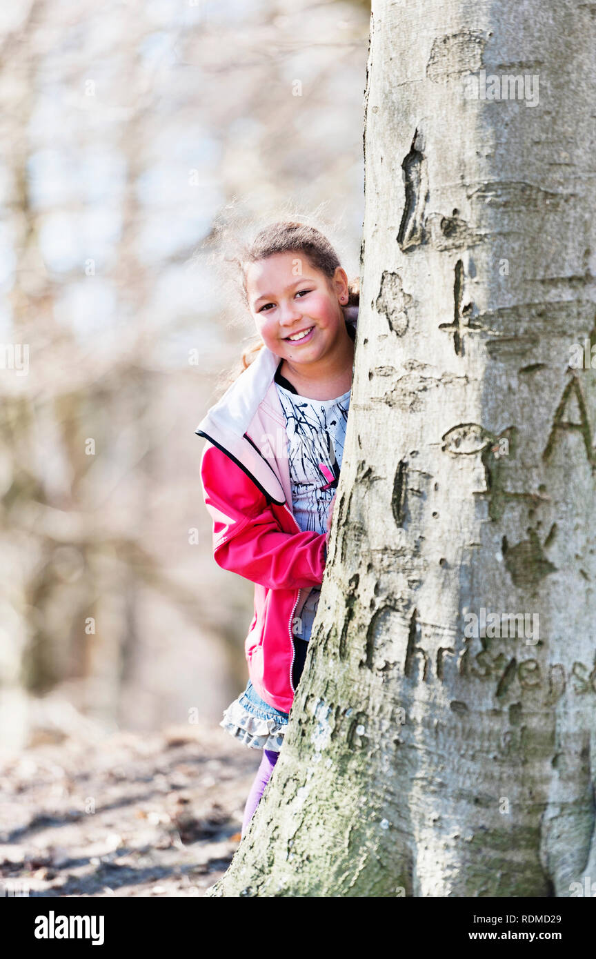 Girl long hair behind hi-res stock photography and images - Alamy