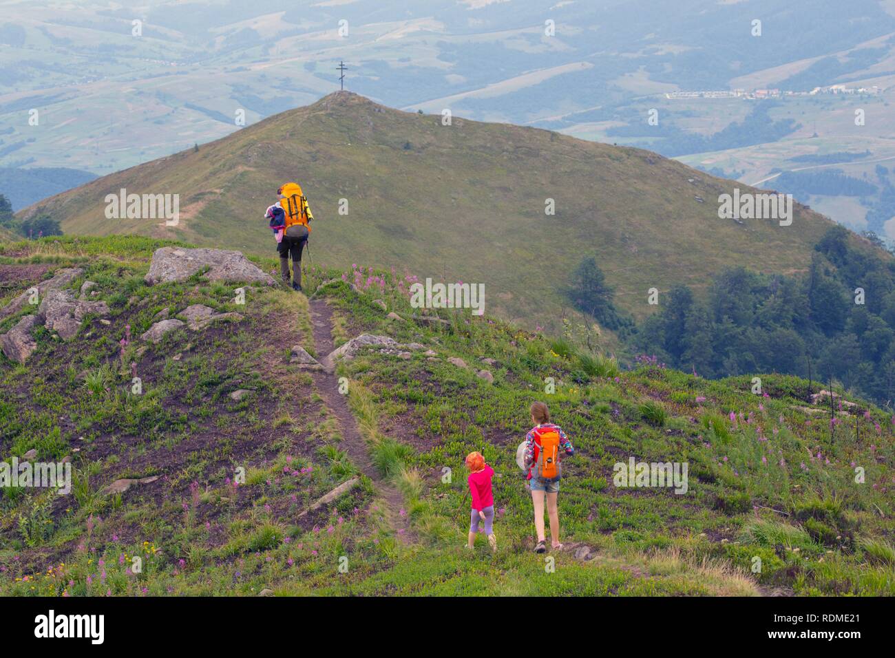 tourist girls and mountain views Stock Photo - Alamy
