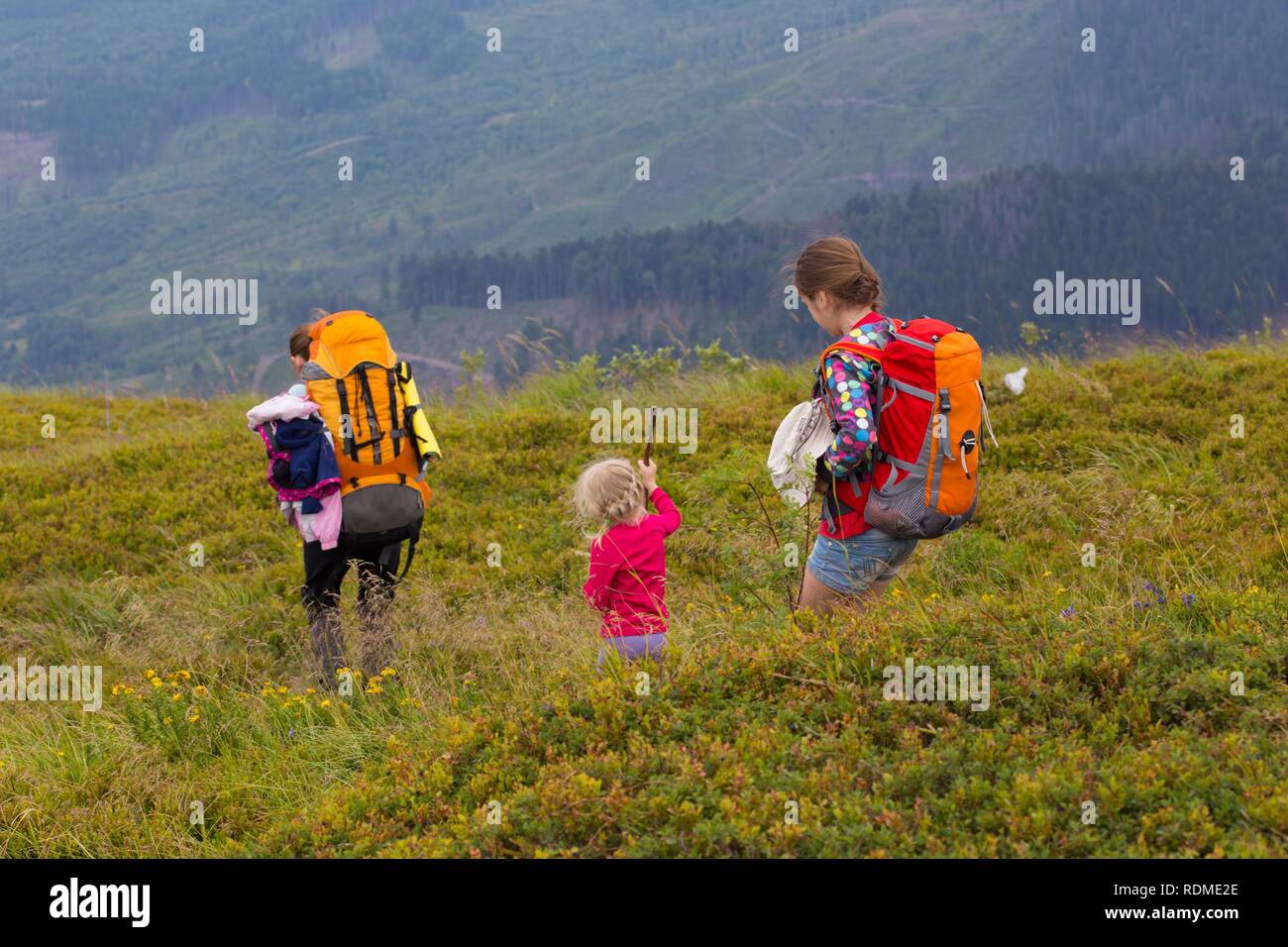 tourist girls and mountain views Stock Photo - Alamy