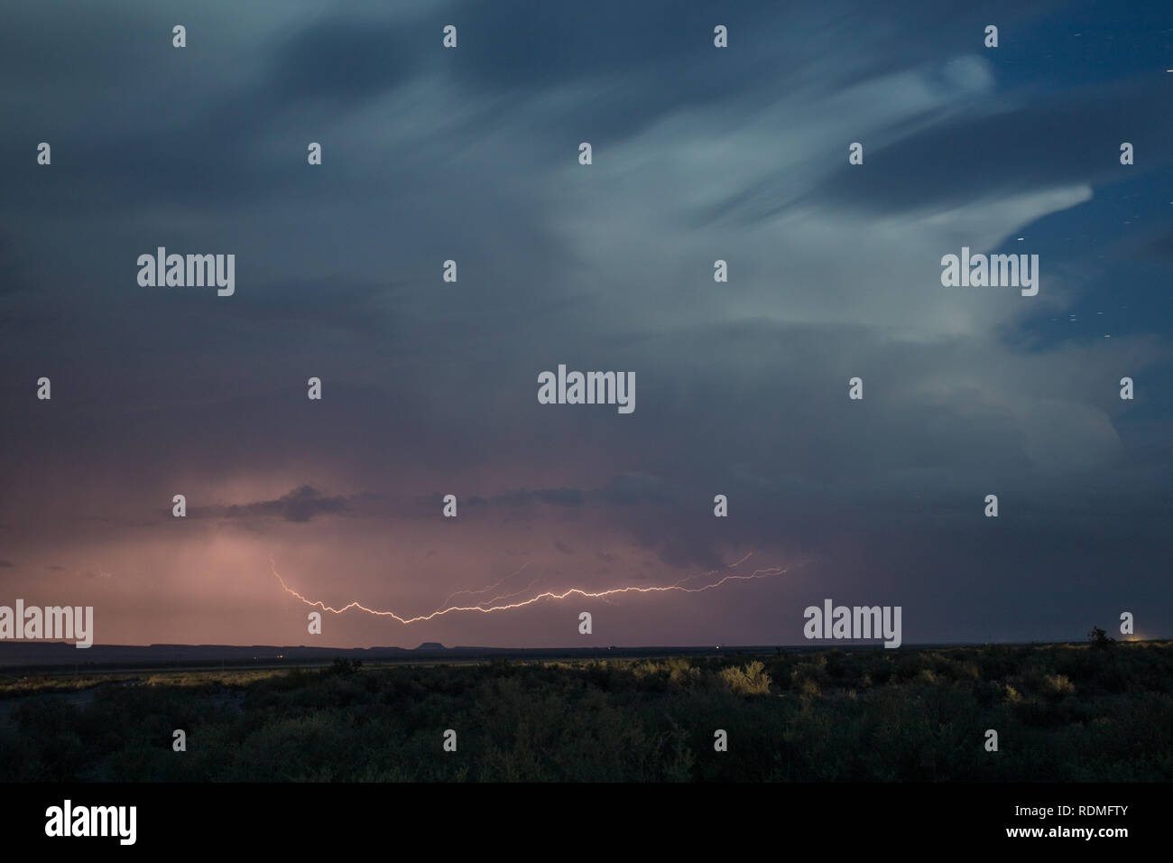 Horizontal Lightning streaks across the horizon in the Rio Grande ...