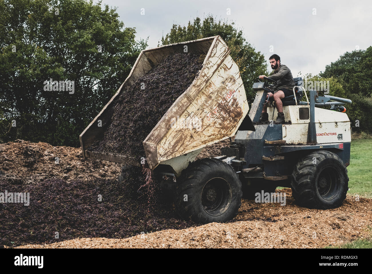Fertilizer unloading hi-res stock photography and images - Alamy