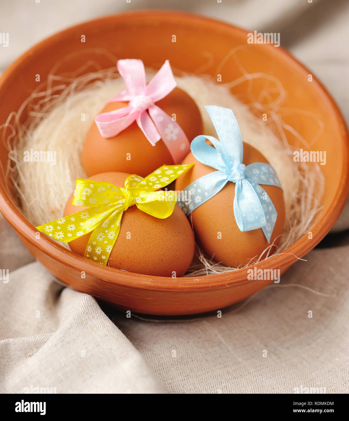 Ceramic easter egg hi-res stock photography and images - Alamy