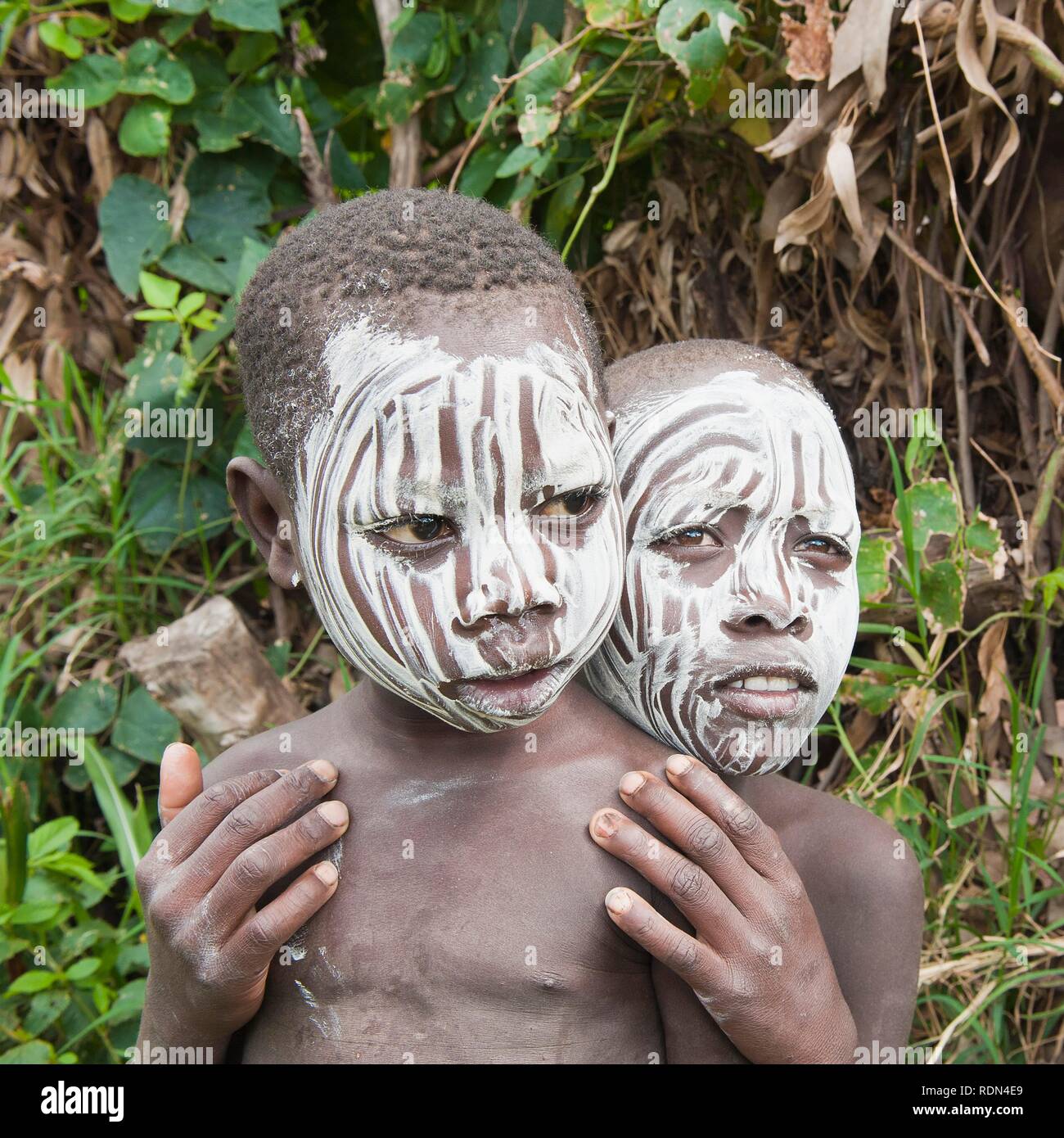 Surma boys hi-res stock photography and images - Alamy