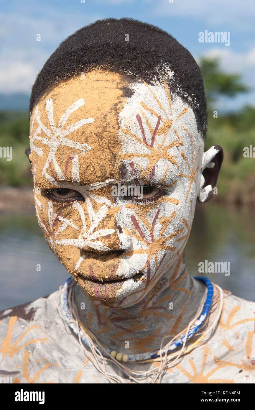 Surma boy with facial and body painting, Kibish, Omo River Valley ...