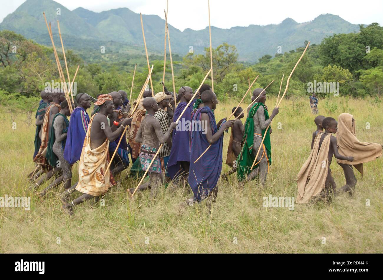 Donga stick fight ethiopia hi-res stock photography and images - Alamy